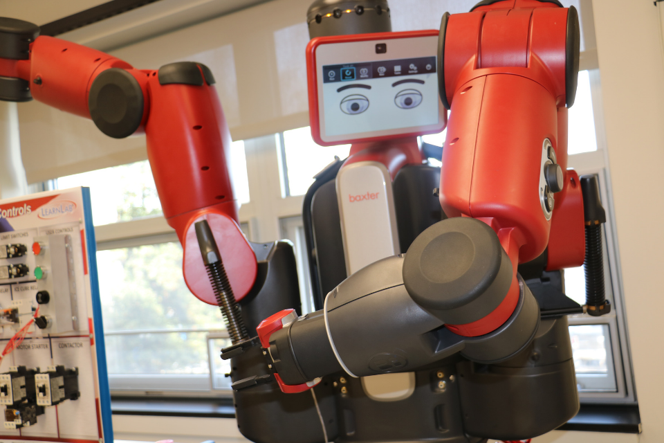 Engineering Celebrates New Robotics Lab | Widener University